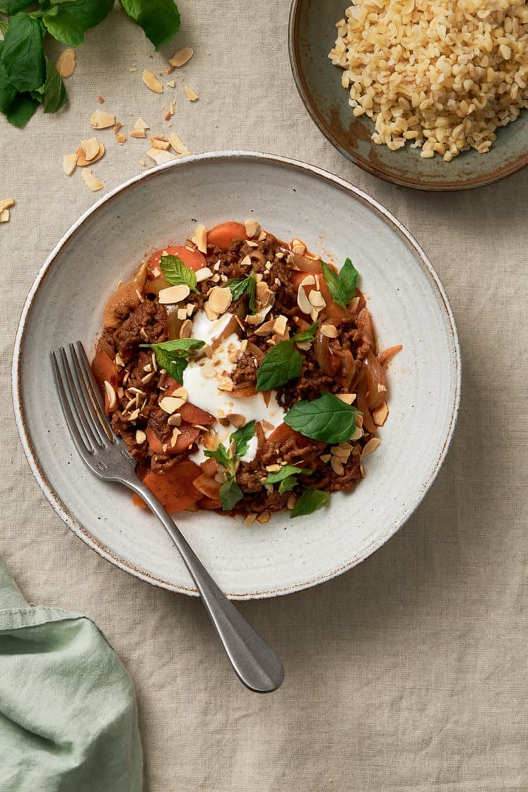 Marockansk nötfärsgryta med rostad mandel och mynta - Recept - Linas ...