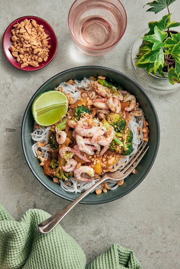 Wokade risnudlar med räkor - Recept - Linas Matkasse